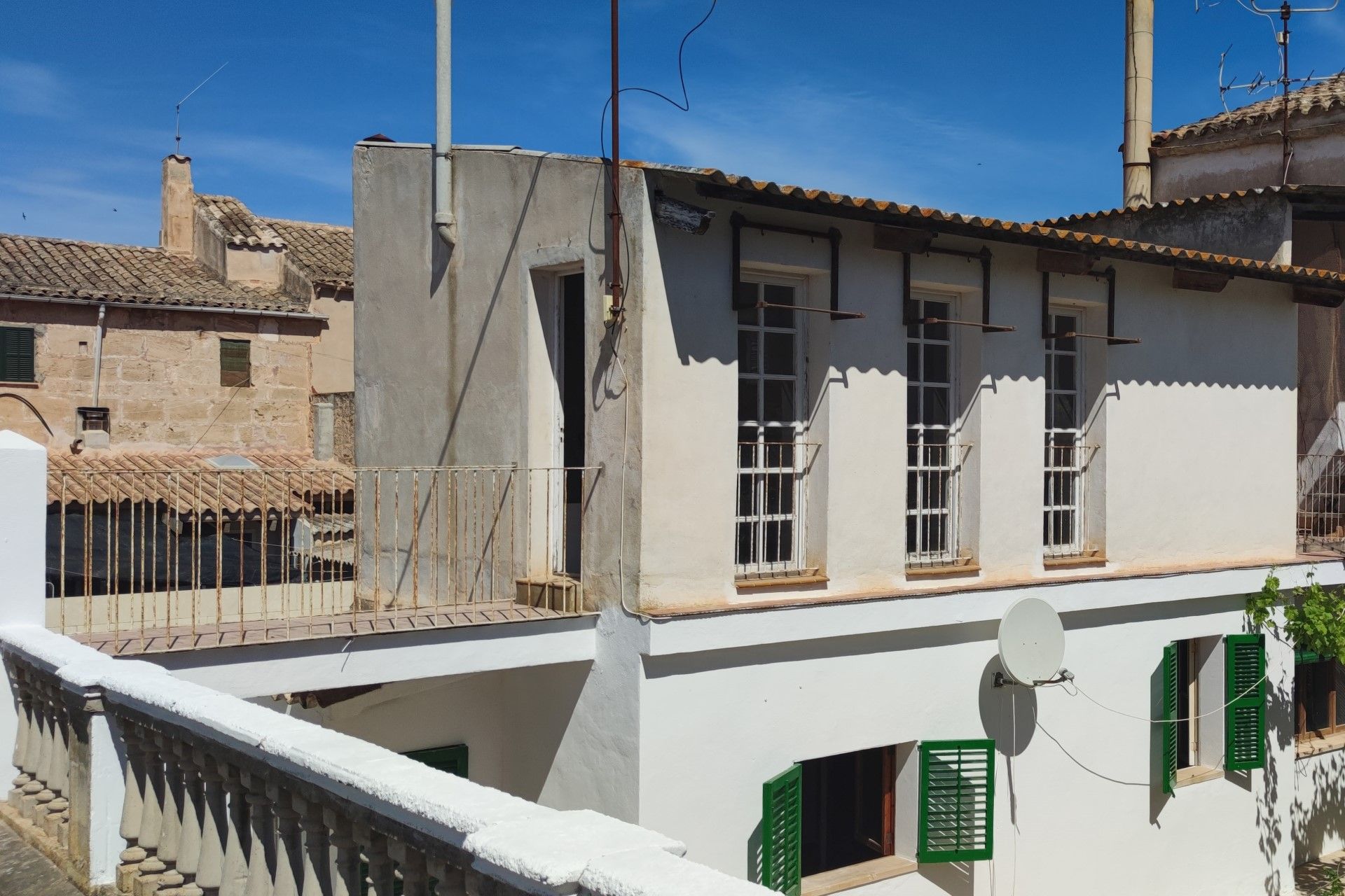 Großes Stadthaus aus dem Jahr 1940 in bester Lage mit viel Potenzial in Ses Salines - kaufen