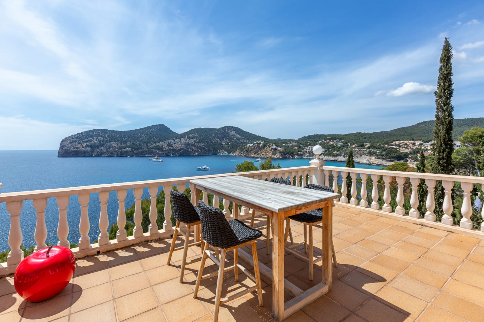 Exklusive Villa mit Pool und Panorama-Meerblick in Top-Lage von Camp de ...