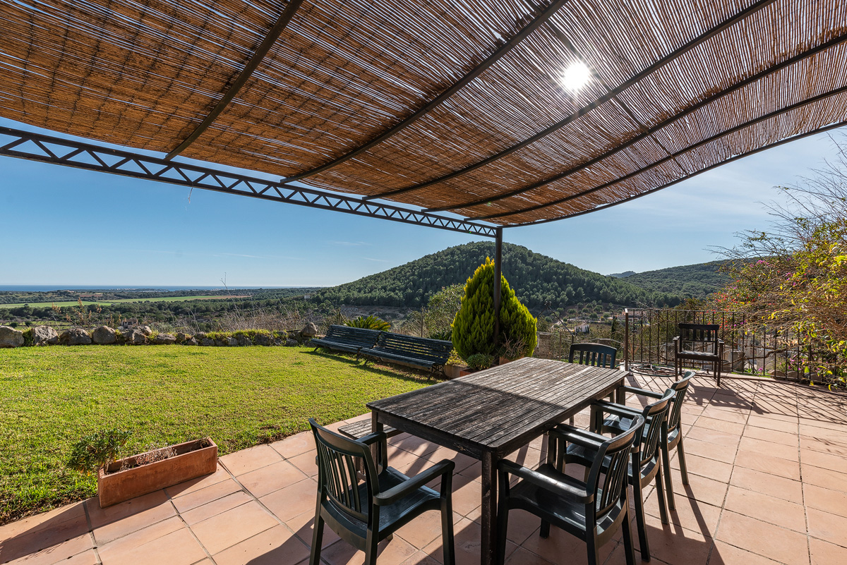 Rustic finca property with beautiful sweeping views to the sea near to ...