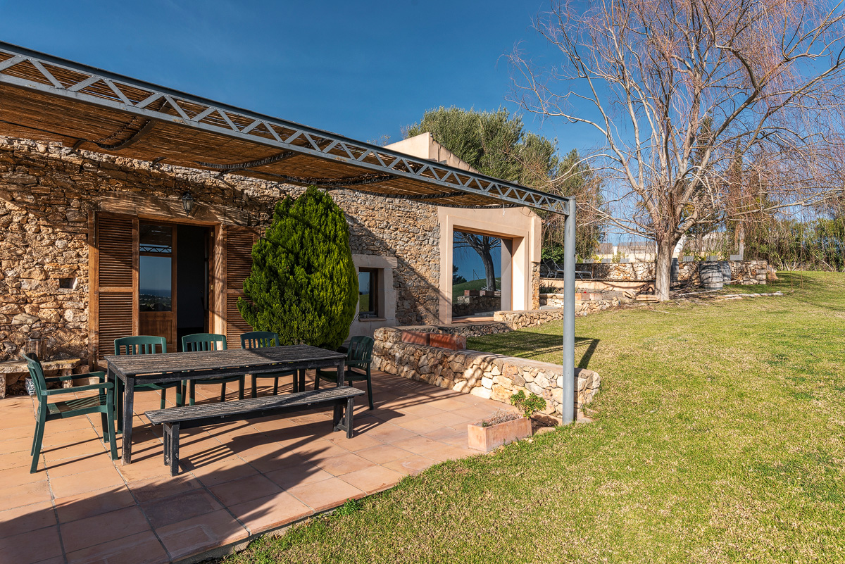 Rustic finca property with beautiful sweeping views to the sea near to ...