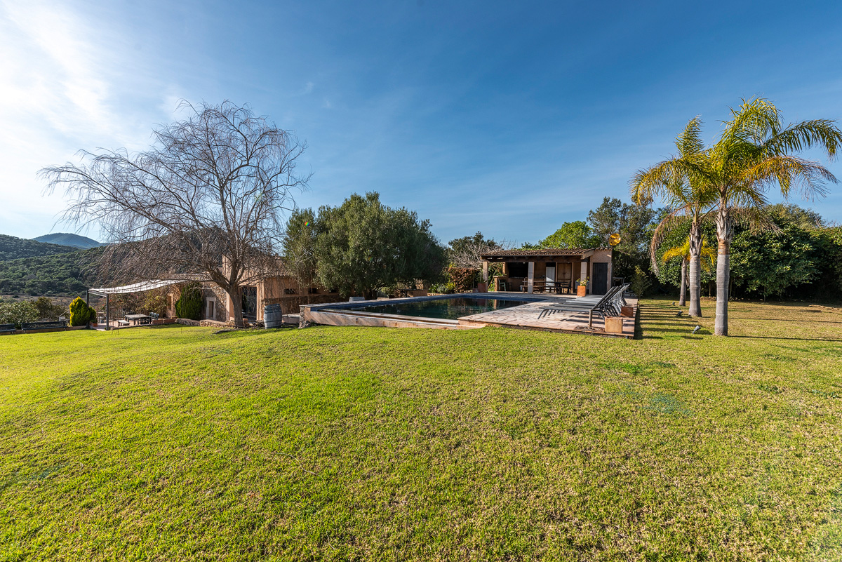 Rustic finca property with beautiful sweeping views to the sea near to ...