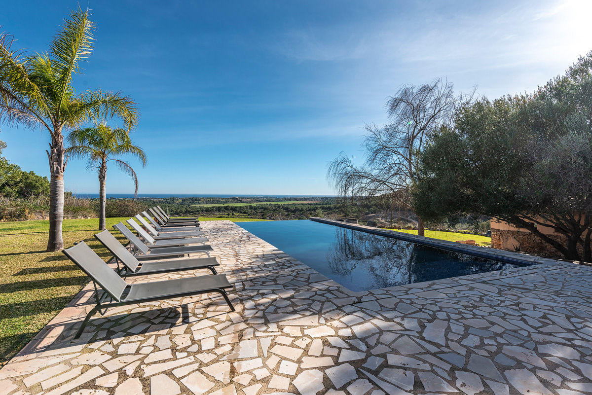 Rustic finca property with beautiful sweeping views to the sea near to ...