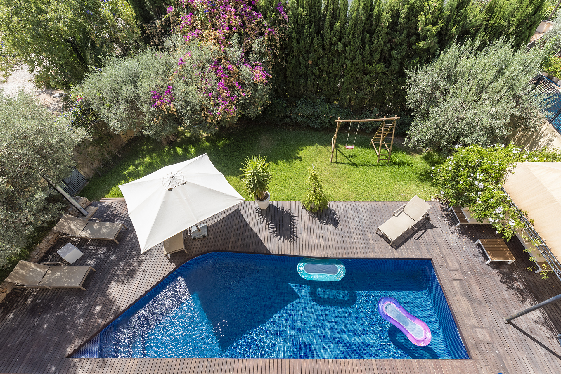 Quietly-located villa in Calvià with breathtaking sweeping views of the ...