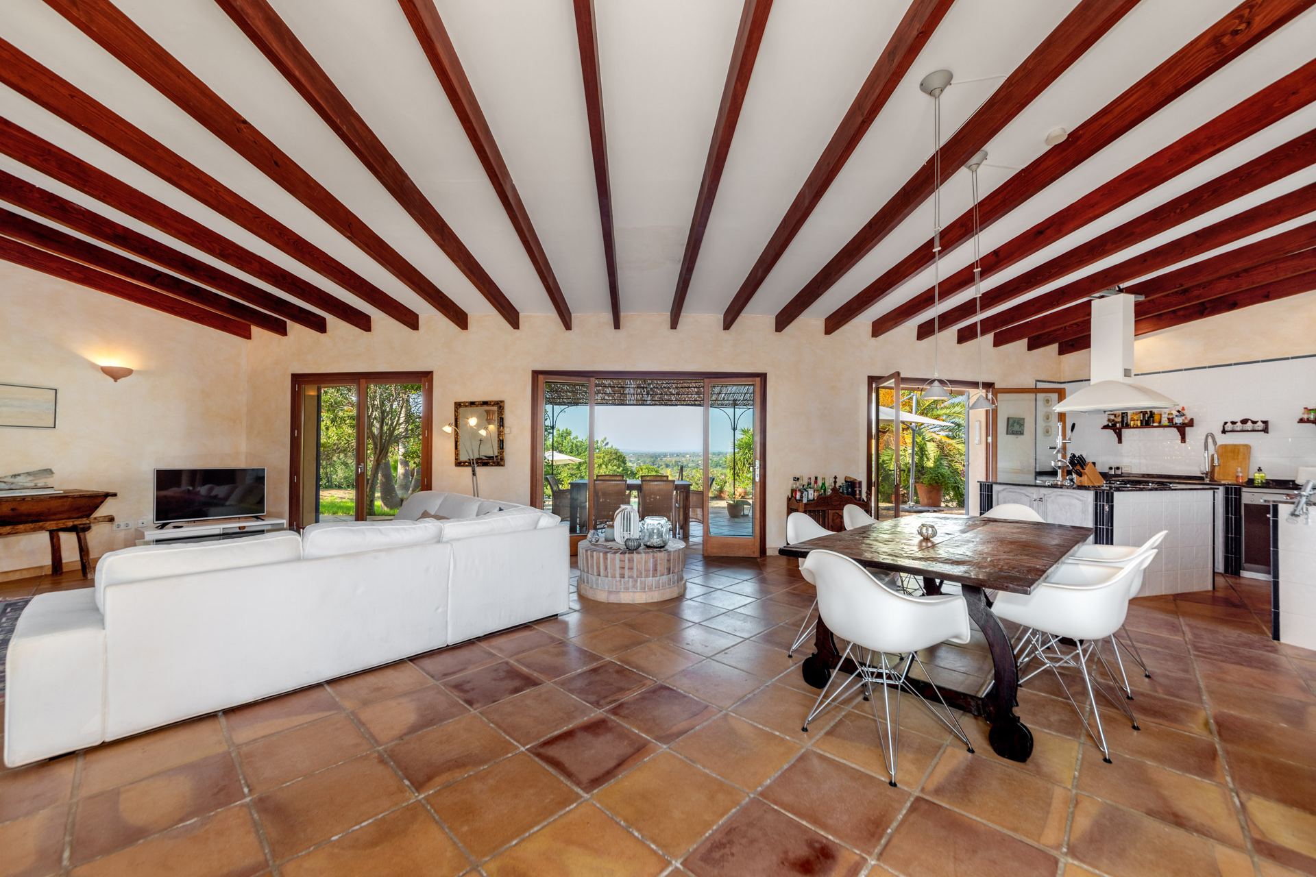 Fantastic finca with stunning views, quiet location and separate guest ...