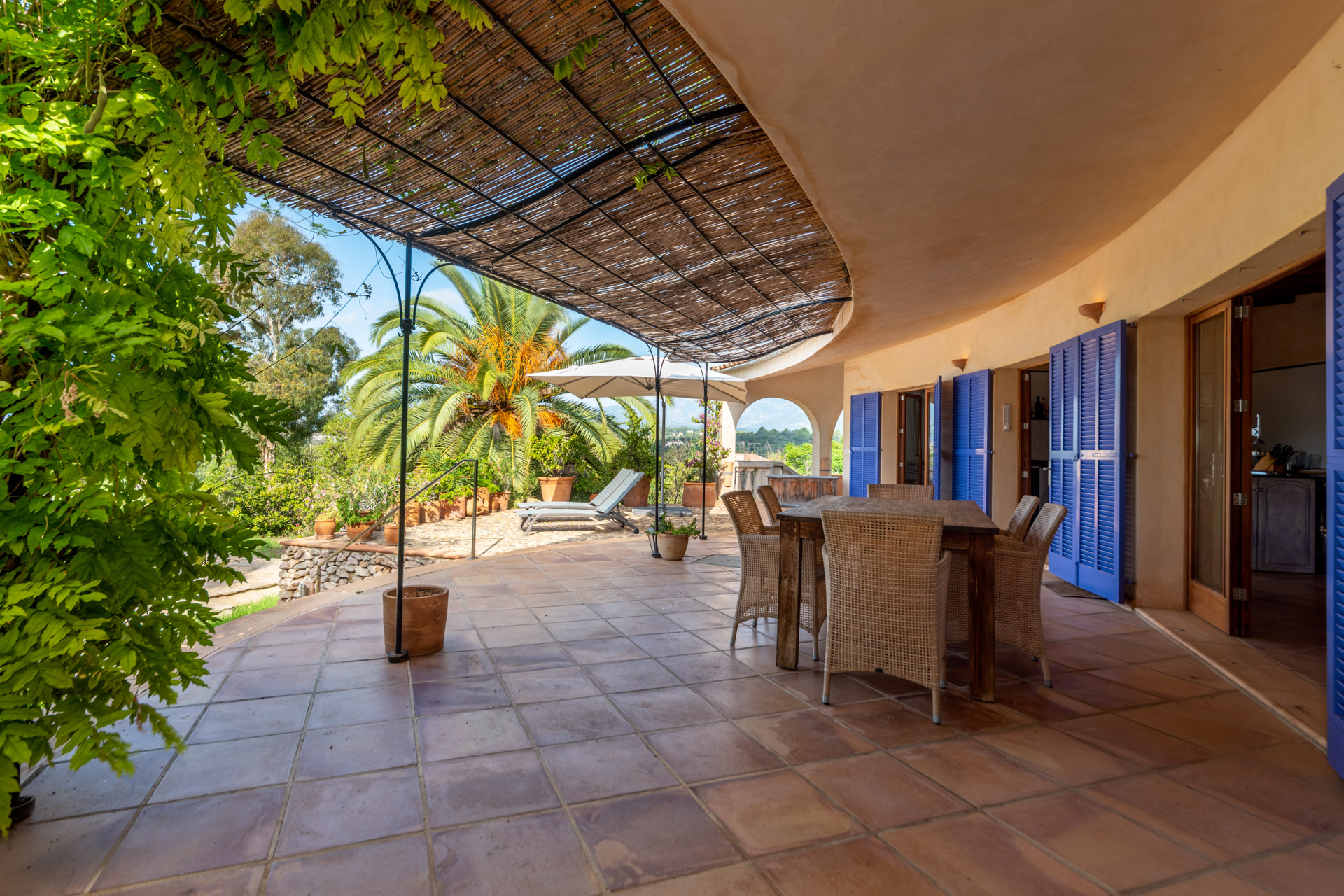Fantastic finca with stunning views, quiet location and separate guest ...