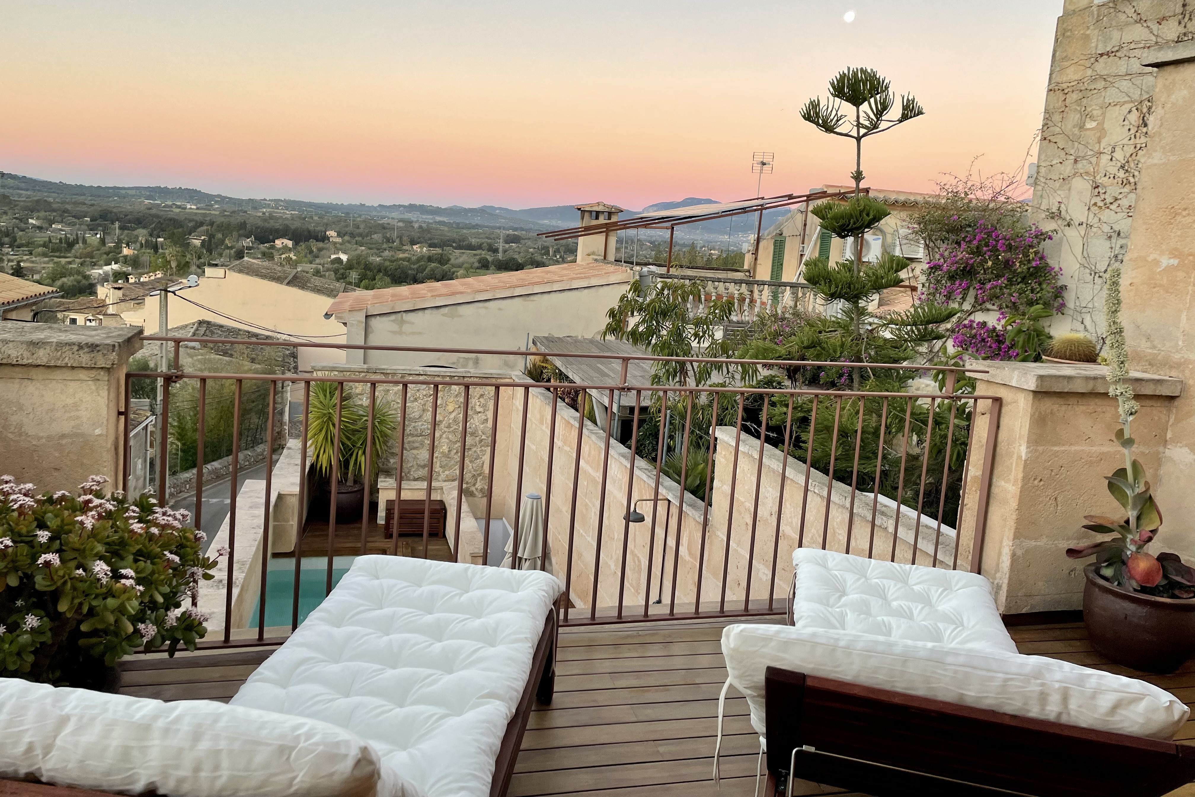 Charming, modernised house with pool and sweeping views in the village ...